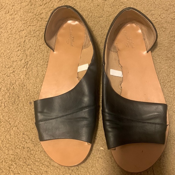 Universal Thread | Shoes | Universal Thread Shoes | Poshmark